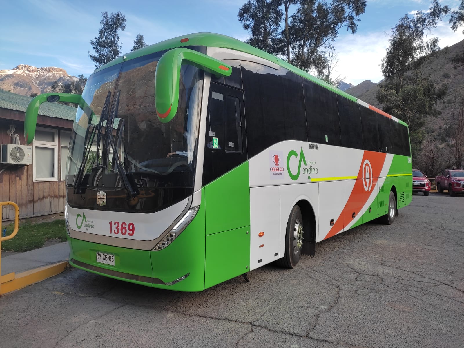 Codelco Andina implementa buses electrónicos en sus operaciones – EL ...
