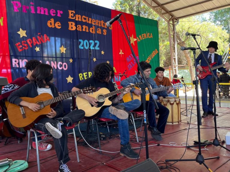 Talento y personalidad derrochan alumnos en Encuentro de Bandas ...